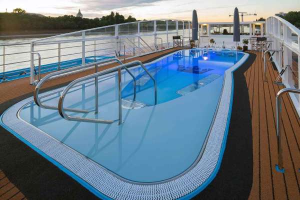 AmaWaterways AmaLucia Cruises : Direct Line Cruises